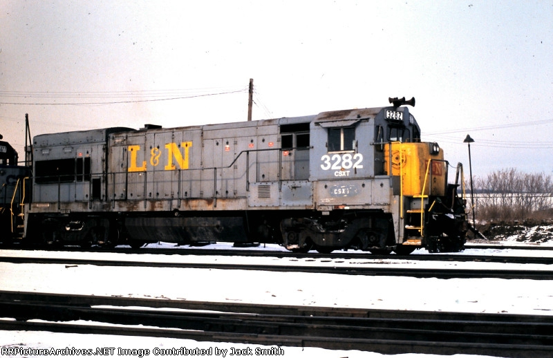 CSX 3282